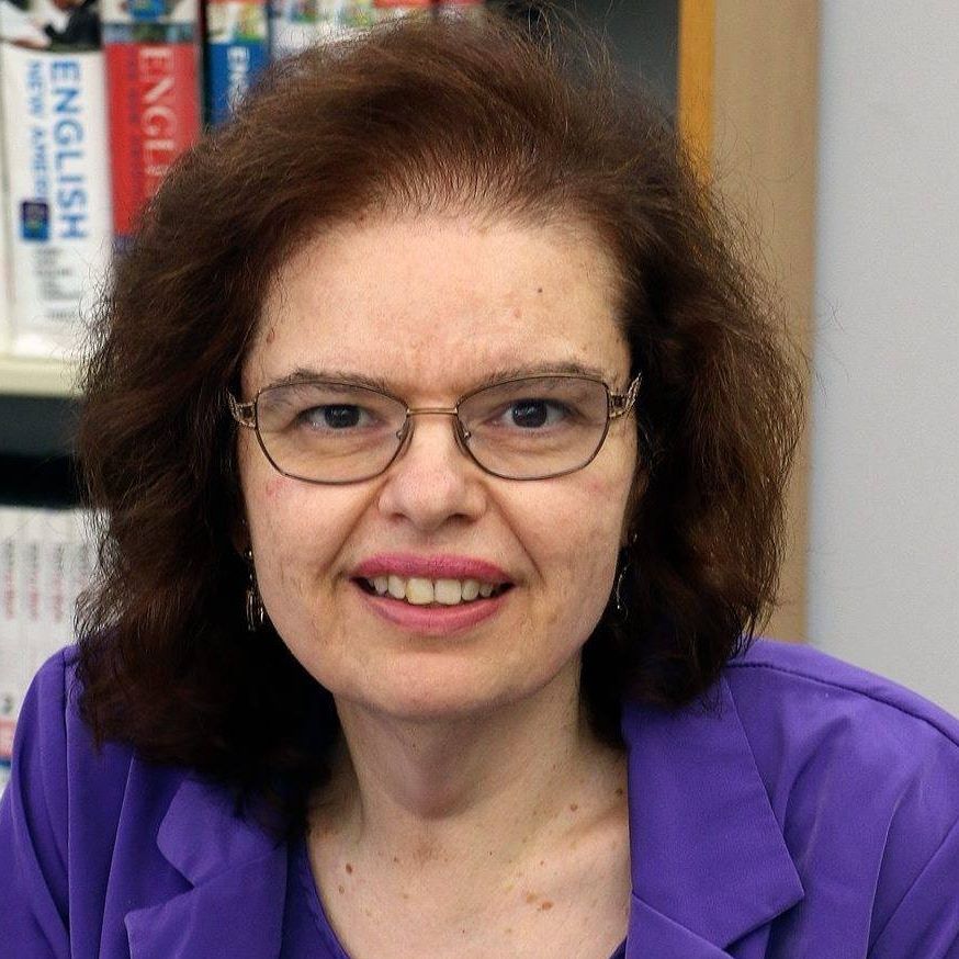 Author interview, Debbie De Louise – Paper Beats World